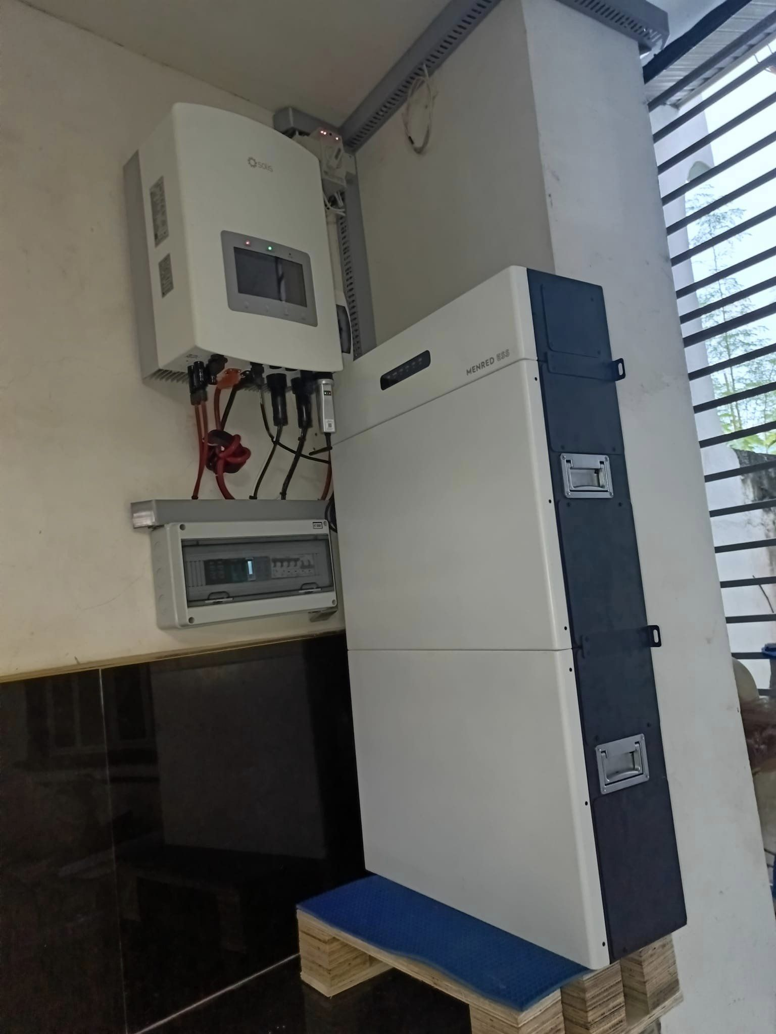 TUV Approved LFP.6144.G 51.2V LiFePO4 Battery - 12.28 to 24.57kWh - menred-ess.com